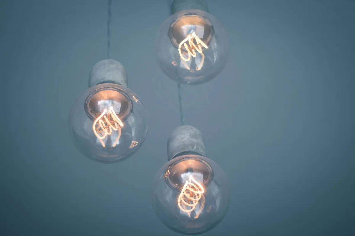 LED vs Traditional Bulbs: Understanding Your Lighting Savings - Amplify ...